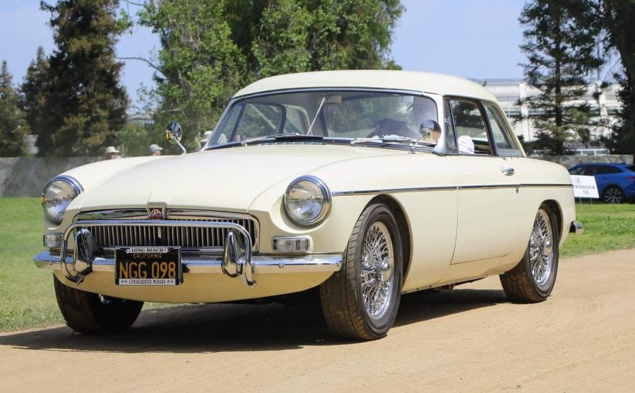 1965 MGB Hardtop Tourer | Victor Van Tress | West Hills, CA • iDriveSoCal